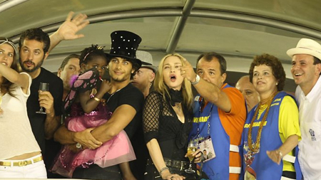 [Video] Madonna protagonizó la primera noche del Carnaval de Río ...