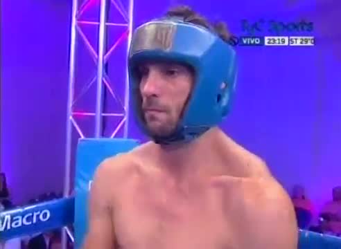 [Video] El debut de Gonzalo Valenzuela como boxeador - Cooperativa.cl