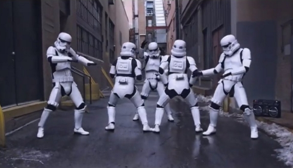[Video] Stormtrooper perturban la Fuerza por twerking a lo Miley Cyrus ...