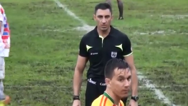 [Video] Arbitro expulsó a un relator en un partido en Costa Rica ...
