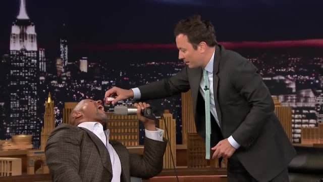 [Video] "La Roca" come sus primeros dulces en más de 25 años ...