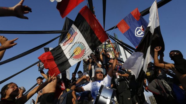 [Fotos] Banderazo por muerte de hincha de Colo Colo marcó manifestación ...