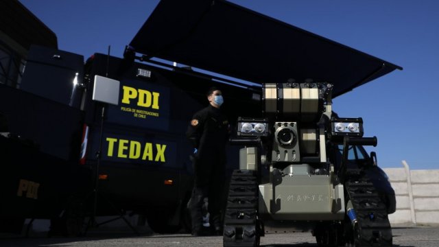 [Fotos] PDI presentó a su nuevo robot - Cooperativa.cl