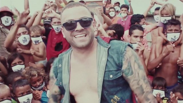 [Video] Nacho regresa con nuevo éxito: "La buena" - Cooperativa.cl