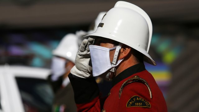 [Video] Bomberos de Chile cumple 170 años constituido en un "referente ...