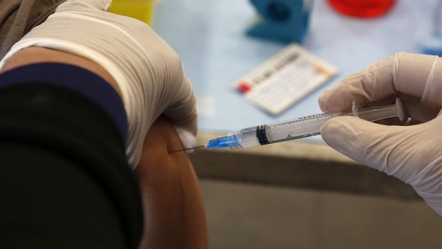 [Audio] Infectólogo: La mejor vacuna es la que se inocula, y es un buen ...