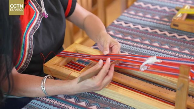 [Video] Cómo se elabora la tradicional cinta de colores de la etnia ...
