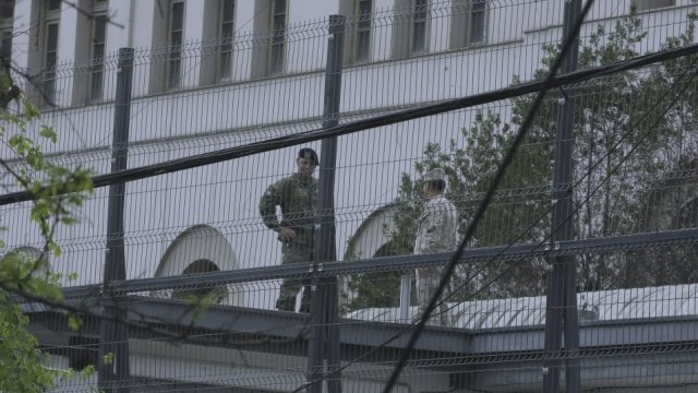 [Fotos] Encapuchados lanzaron artefactos incendiarios hacia ...