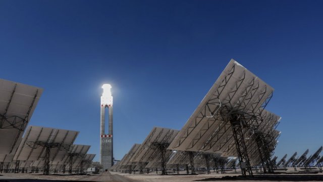 [Fotos] Presidente Boric visitó planta termosolar en pleno Desierto de ...