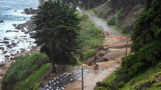 [Fotos] El impresionante socavón que cortó la vía que une Concón y Viña ...