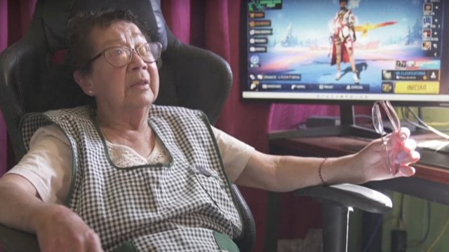[Video] "Mami Nena": La abuela "gamer" chilena que tiene millones de ...