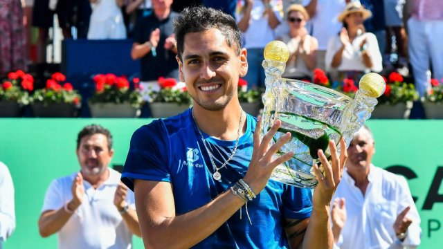 [Fotos] Alejandro Tabilo alzó el trofeo como flamante campeón del ATP de Mallorca - Cooperativa.cl