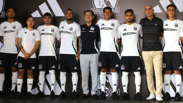 [Fotos] La presentación de la camiseta modelo 2025 de Colo Colo ...