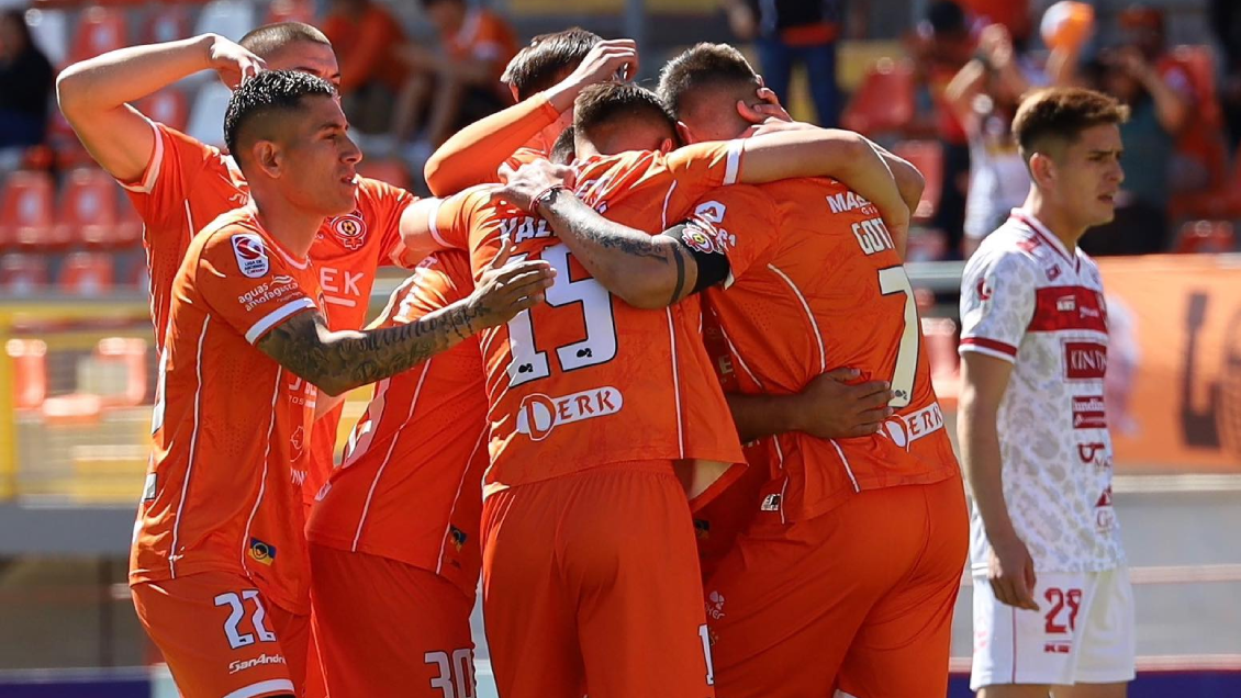 Cobreloa goleó a Copiapó y aseguró la clasificación a octavos de Copa ...