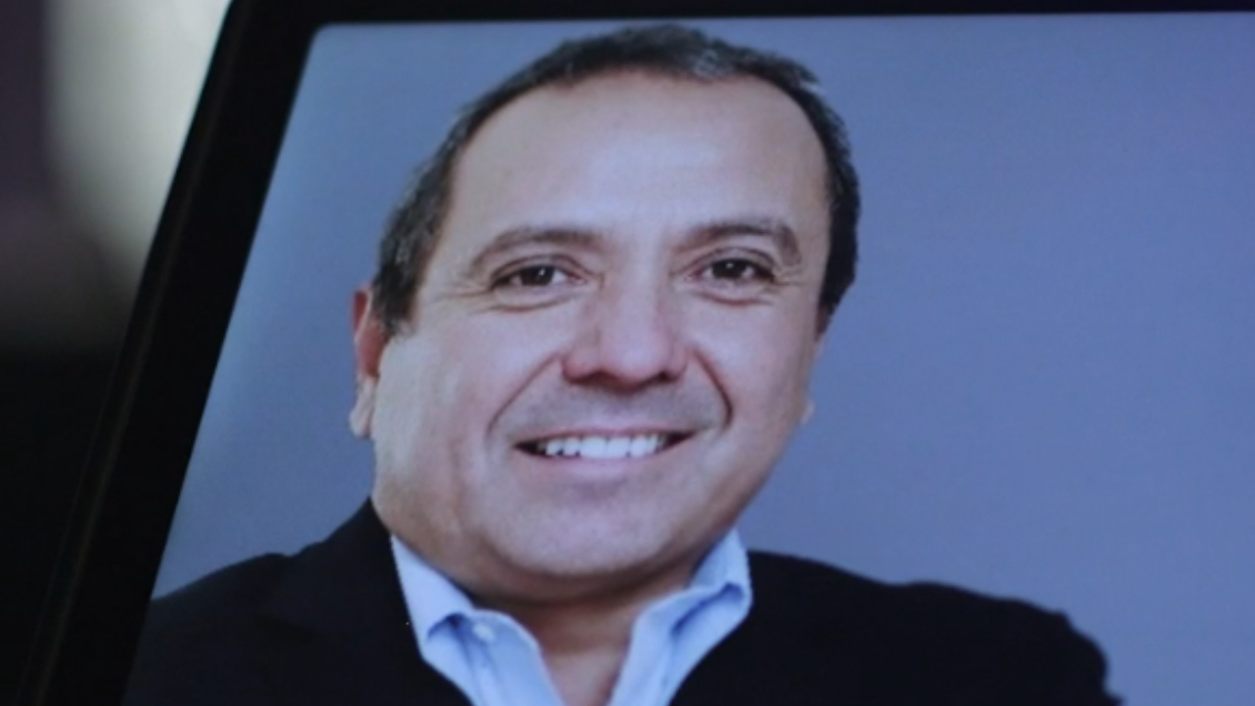 Las tres "coincidencias" que vinculan a directivo de Canal 13 con red de "trolls" - Cooperativa.cl