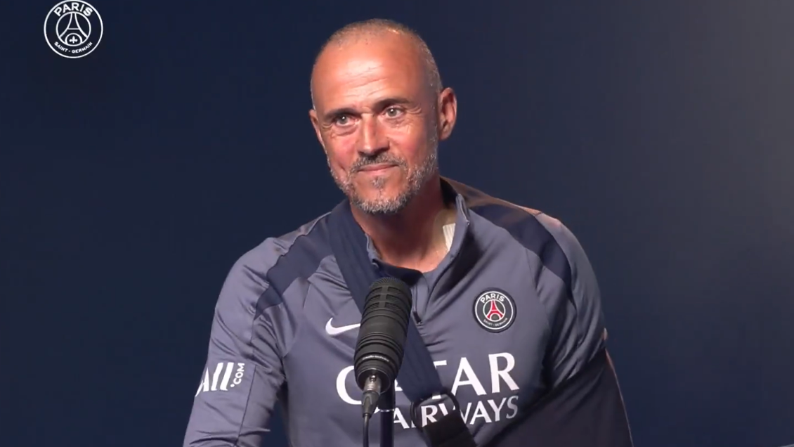 Con cabestrillo: Luis Enrique volverá a dirigir a PSG tras fractura de clavícula - Cooperativa.cl