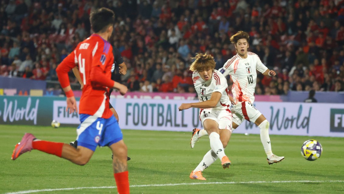 [VIDEO] Japón golpeó a La Roja con golazo de diestra de Yumeki Yokoyama - Cooperativa.cl