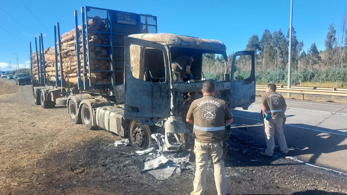 Una casa y un camión forestal destruidos en dos ataques incendiarios en ...